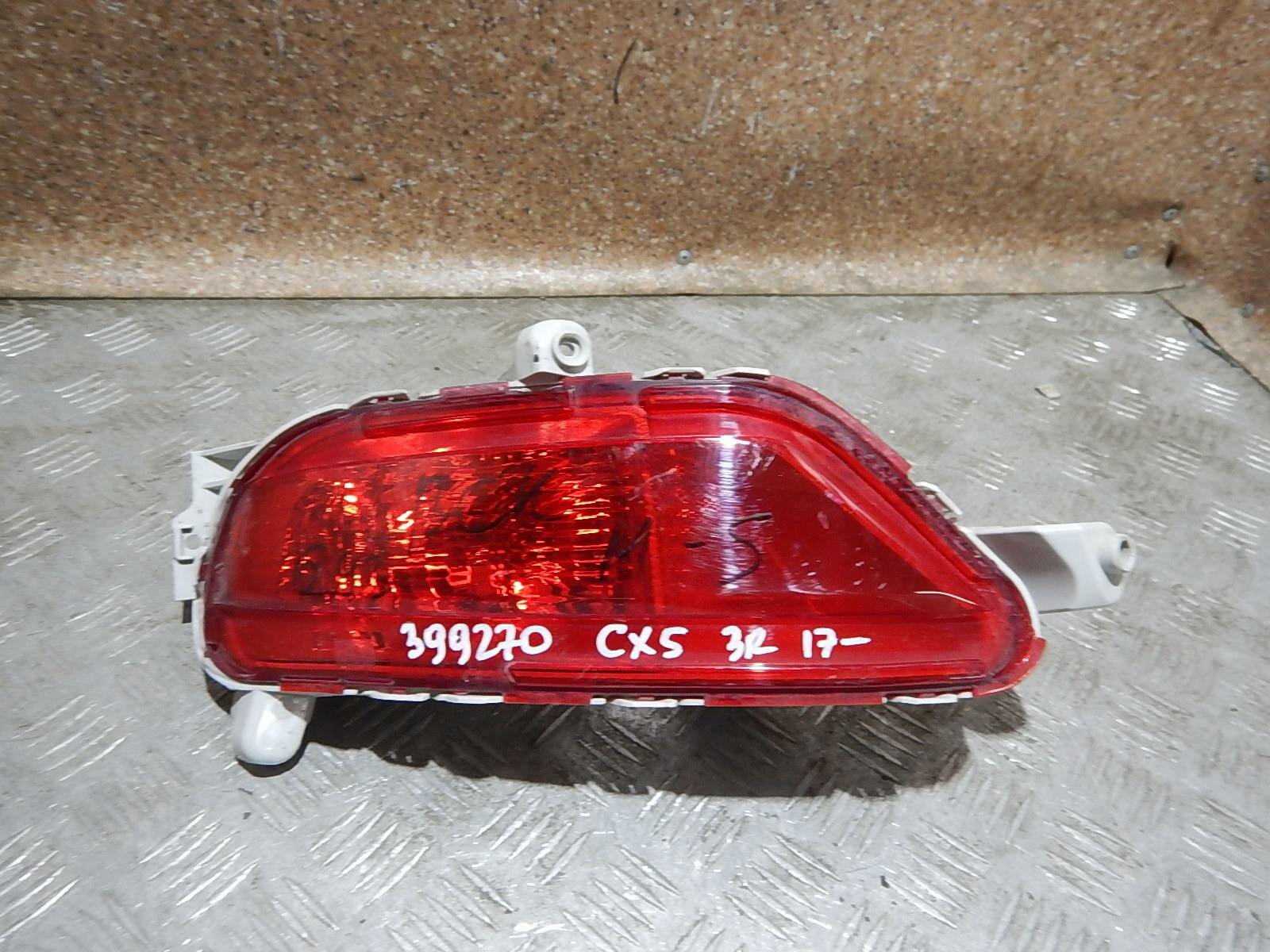 Б/У Фонарь задний противотуманный правый, Mazda (Мазда)-CX-5 (17-) MAZDA CX-5 (17-) Царапины. 399270 MAZDA арт. KB8M51650