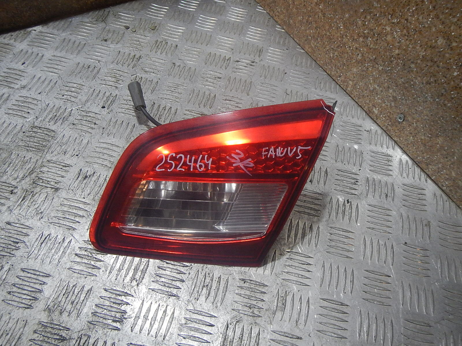 Б/У Фонарь задний внутренний правый, FAW (ФАВ)-V5 (13-) FAW (ФАВ) V5 (13-17) Нет куска 0,5/1 см. стекла. 252464 FAW арт....