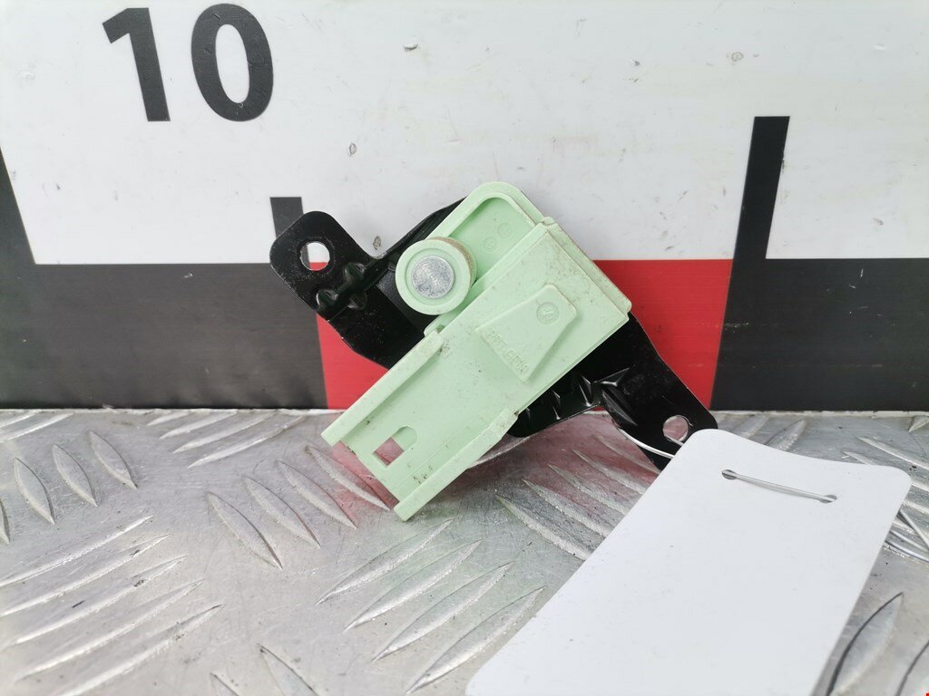 Датчик удара BMW X3 (E83) 65779118167 арт. 1689850