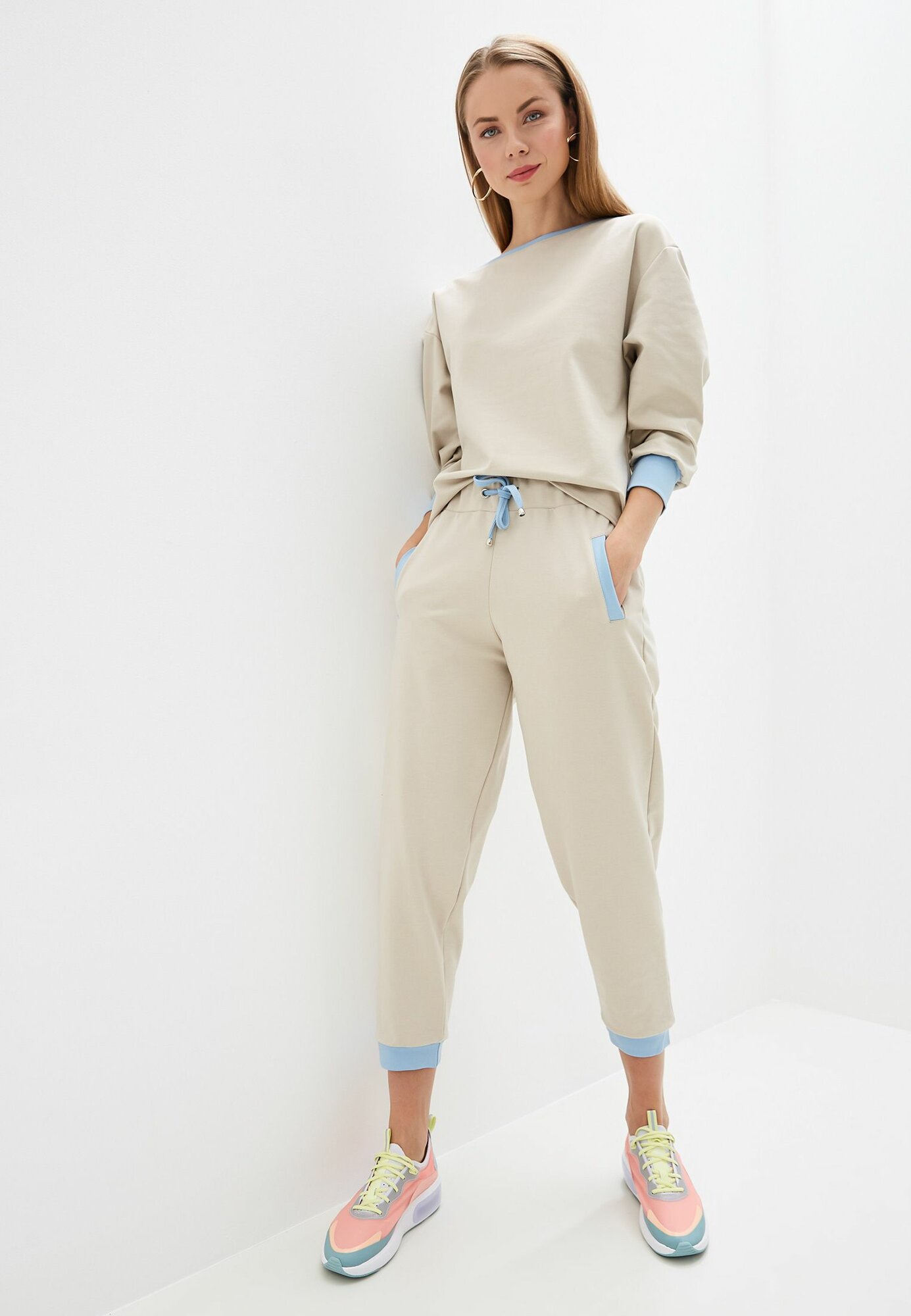 Костюм спортивный