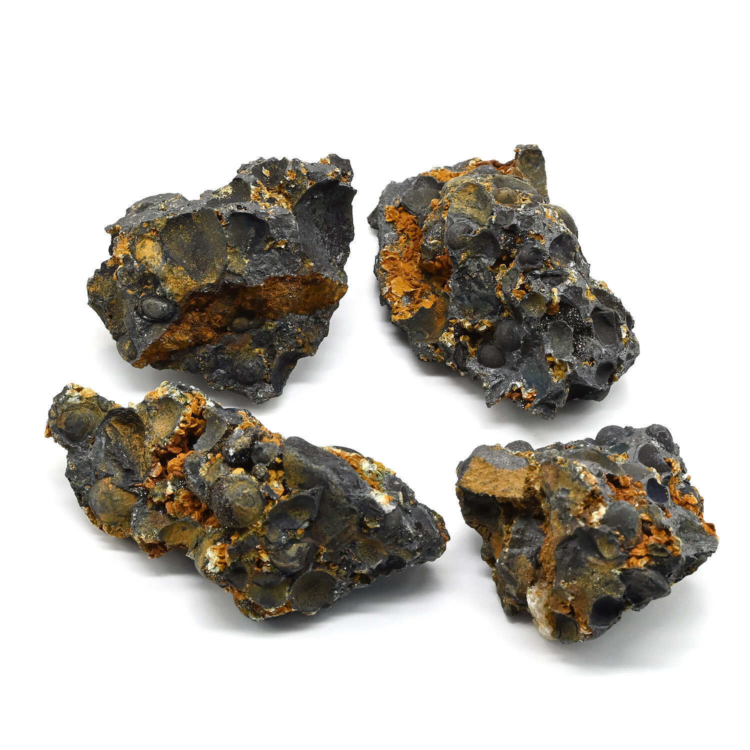 Минерал магнетит 40*31*25мм, 30-39 (G) .