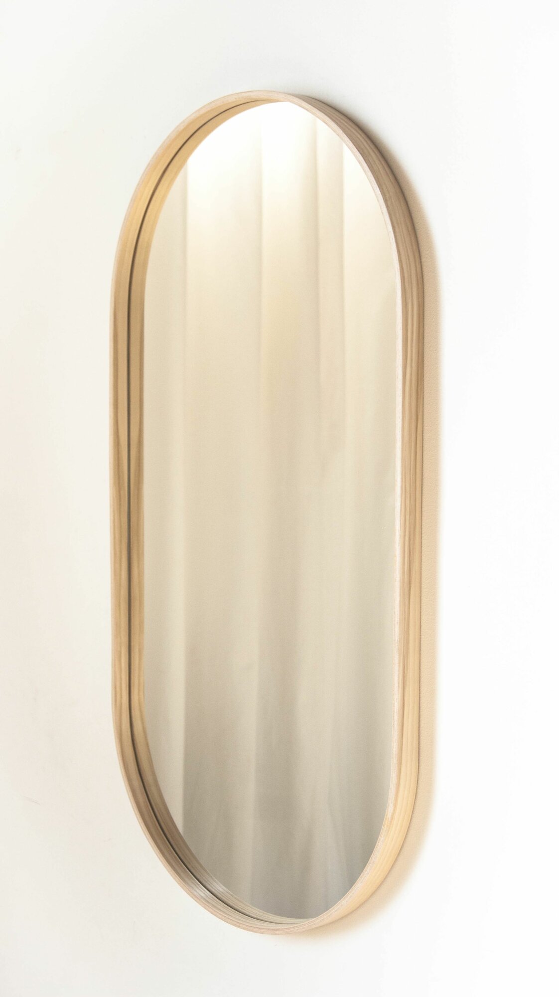 Зеркало овальное настенное