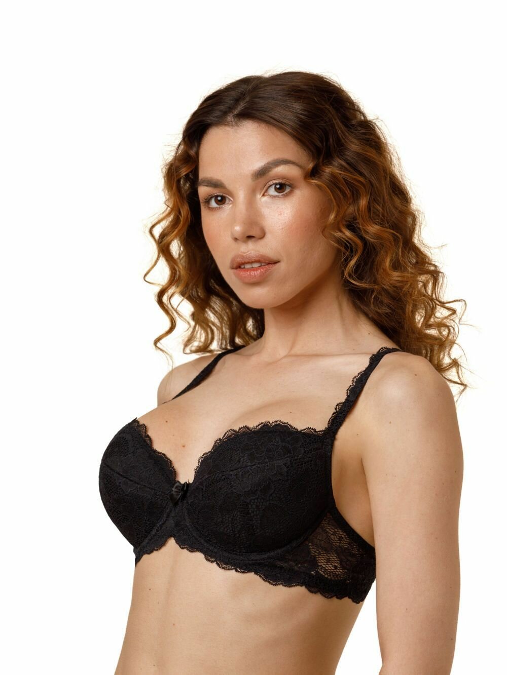 Бюстгальтер из эластичного кружева