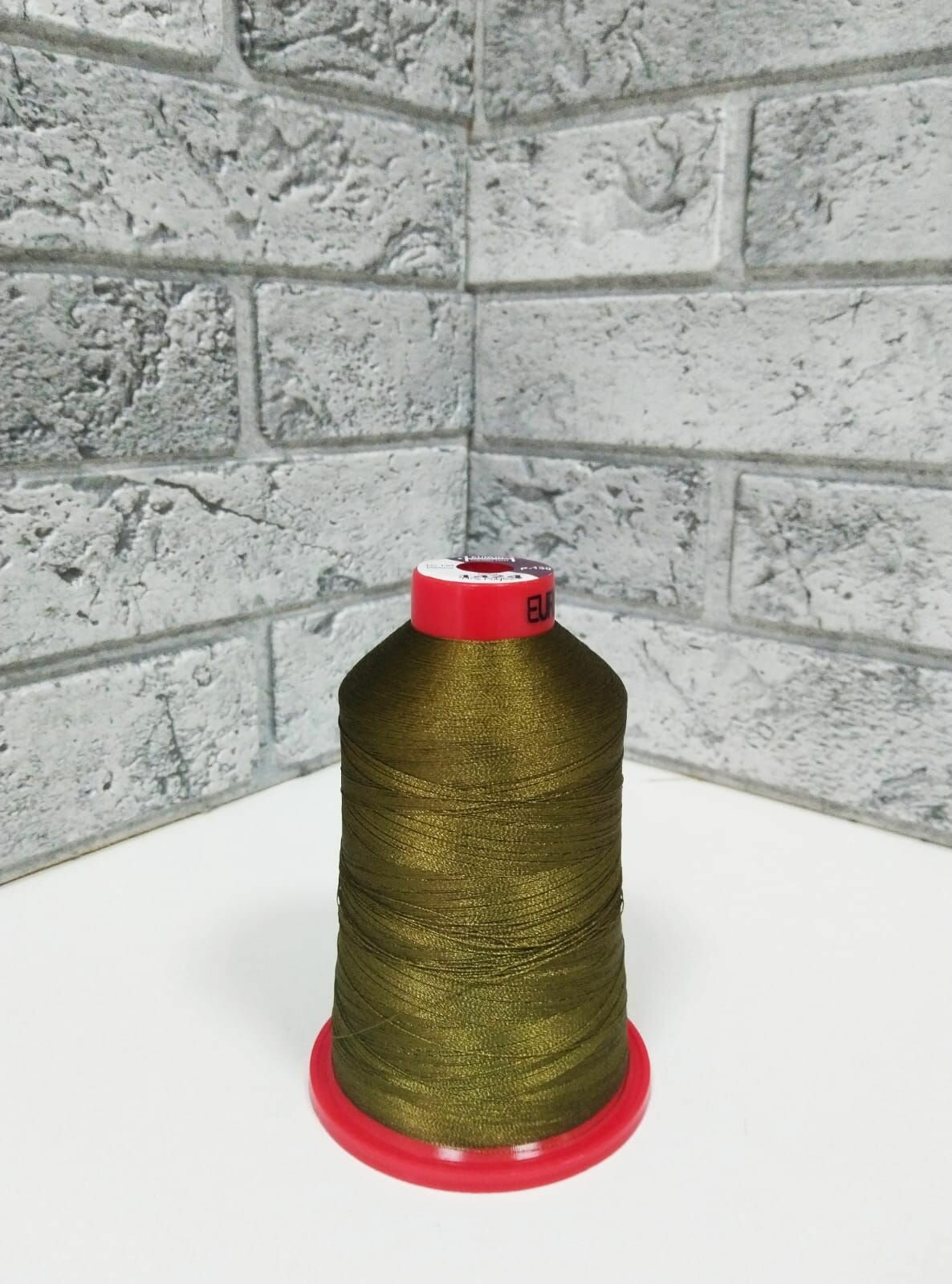 Нитки вышивальные Euron Р-130 №130 5000м, полиэстер, Цвет-1424 оливковый
