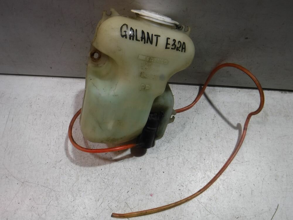 Бачок омывателя лобового стекла Mitsubishi Galant