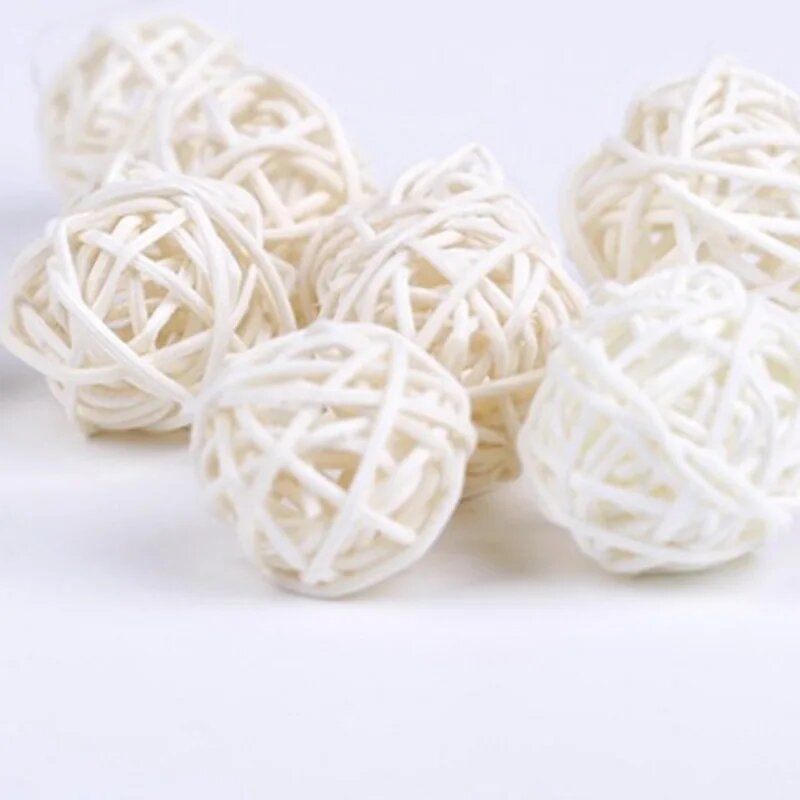 Белые шары из ротанга, 20 шт.