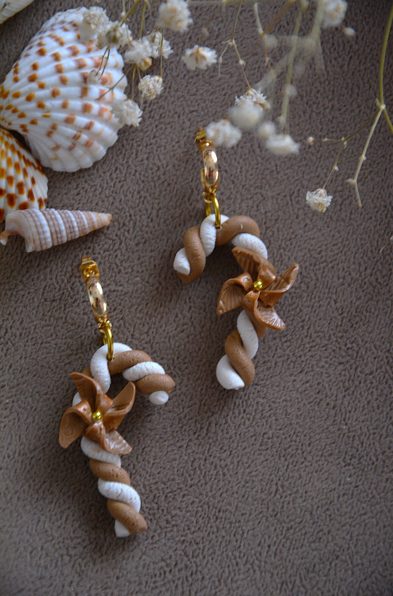 Серьги пусеты, с подвесками, полимерная глина