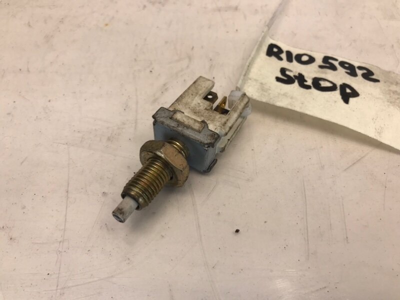 Б/У датчик включения стоп сигналов Kia Rio 2003 DC A5D 41994 Hyundai-KIA арт. MDX5066490