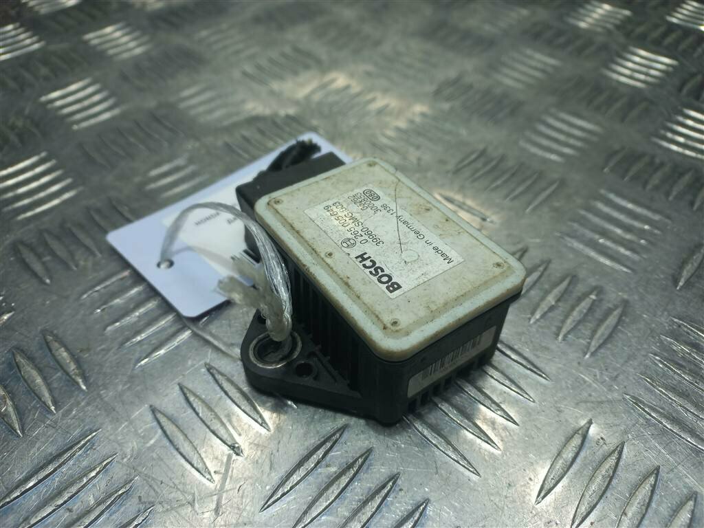 Датчик ускорения Б/У для HONDA Civic VIII (2005—2009) 39960SMG003