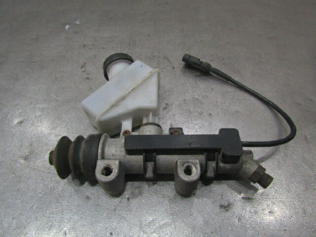 Главный цилиндр сцепления Iveco Stralis