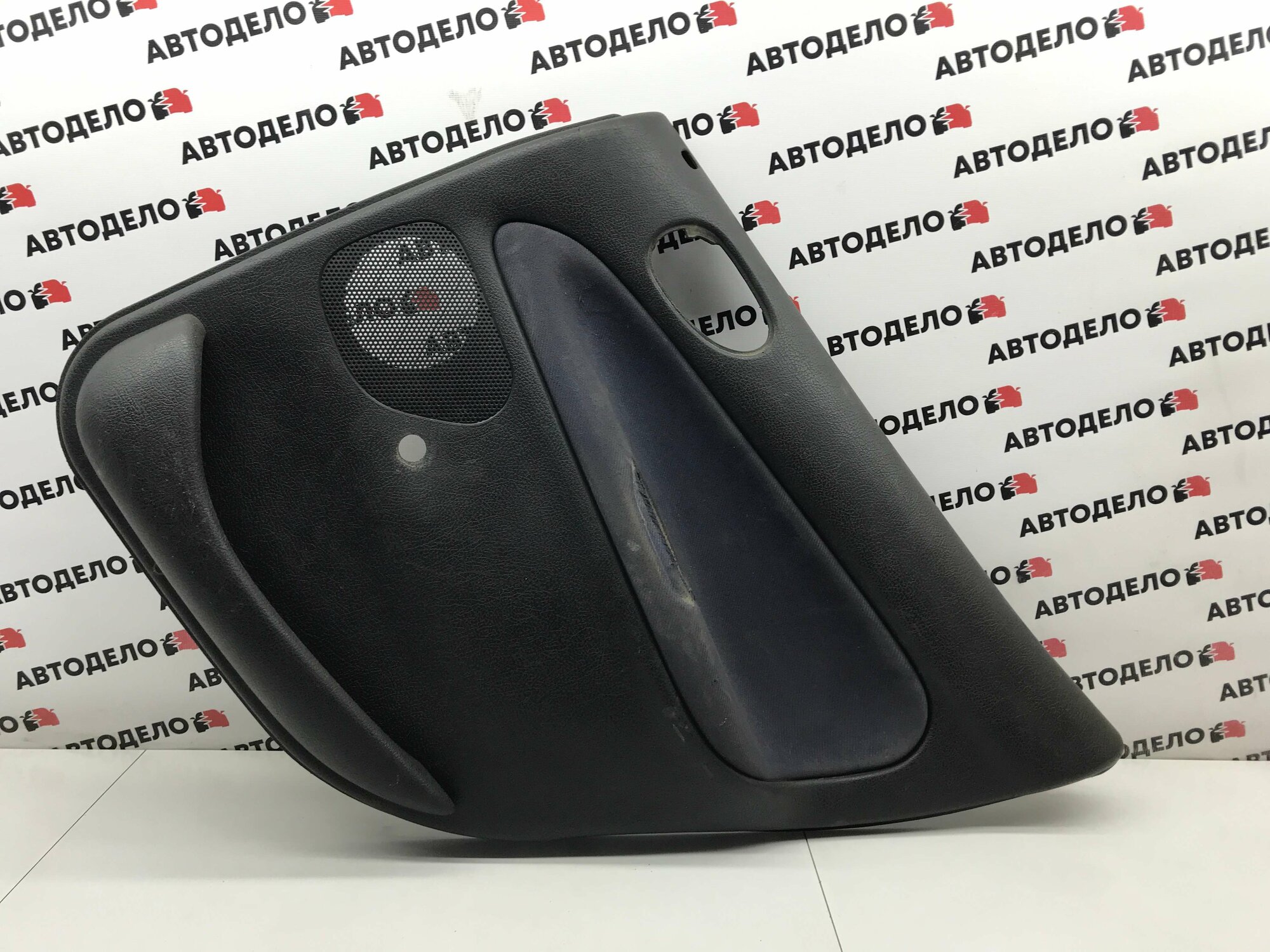 Обшивка двери з/п Peugeot 206 2A/C 2001 г.в