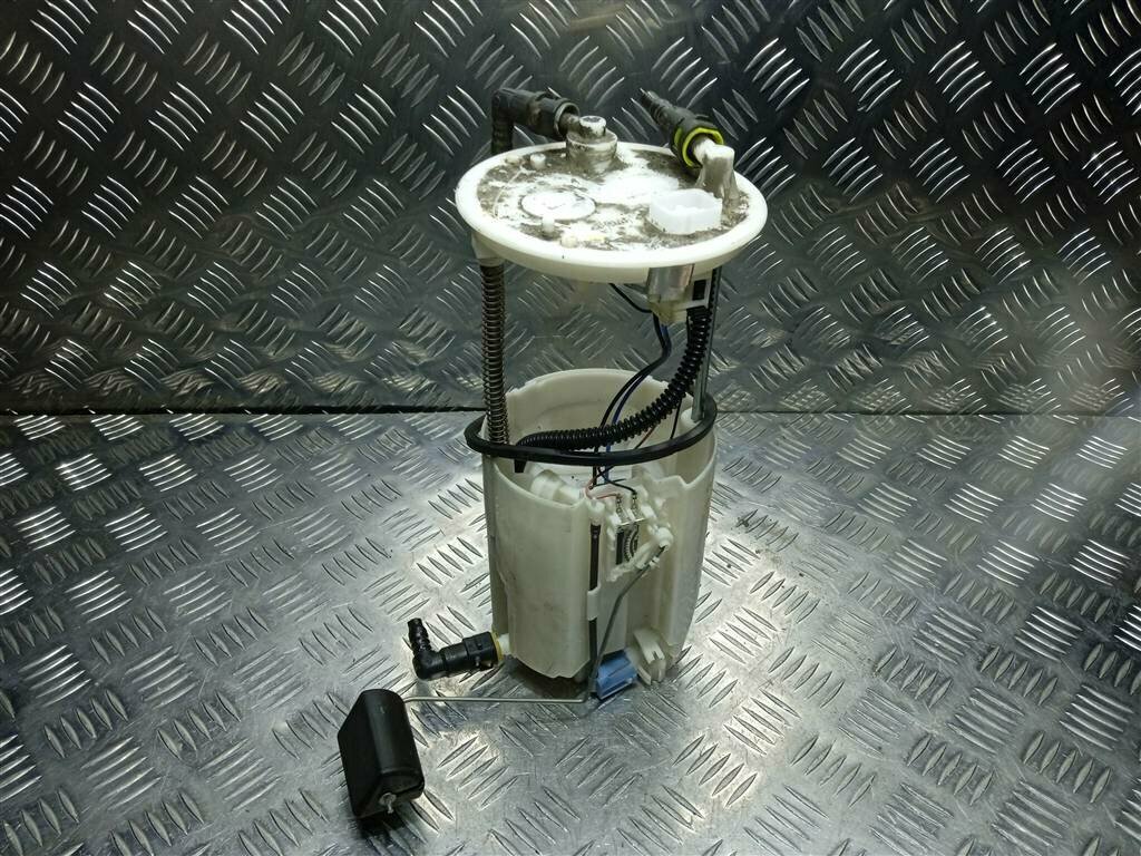 Насос топливный (бензонасос) Б/У для SUZUKI Grand Vitara II (2005—2008) 1510065J01