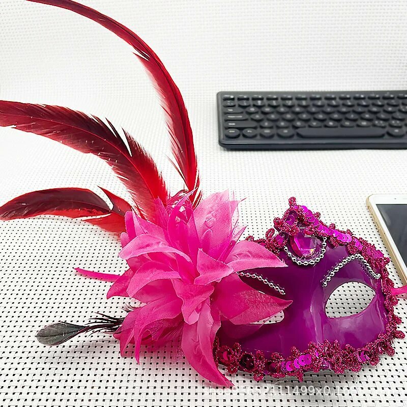 Venetian Diamond Mask Rose red