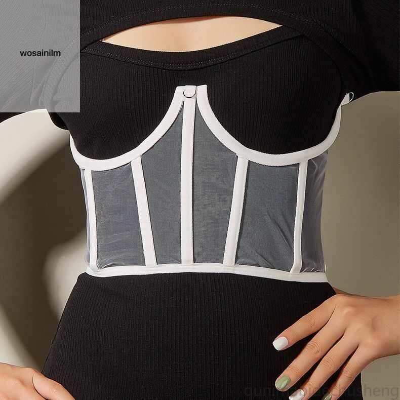 Корсет с цепочкой и с жемчужинами