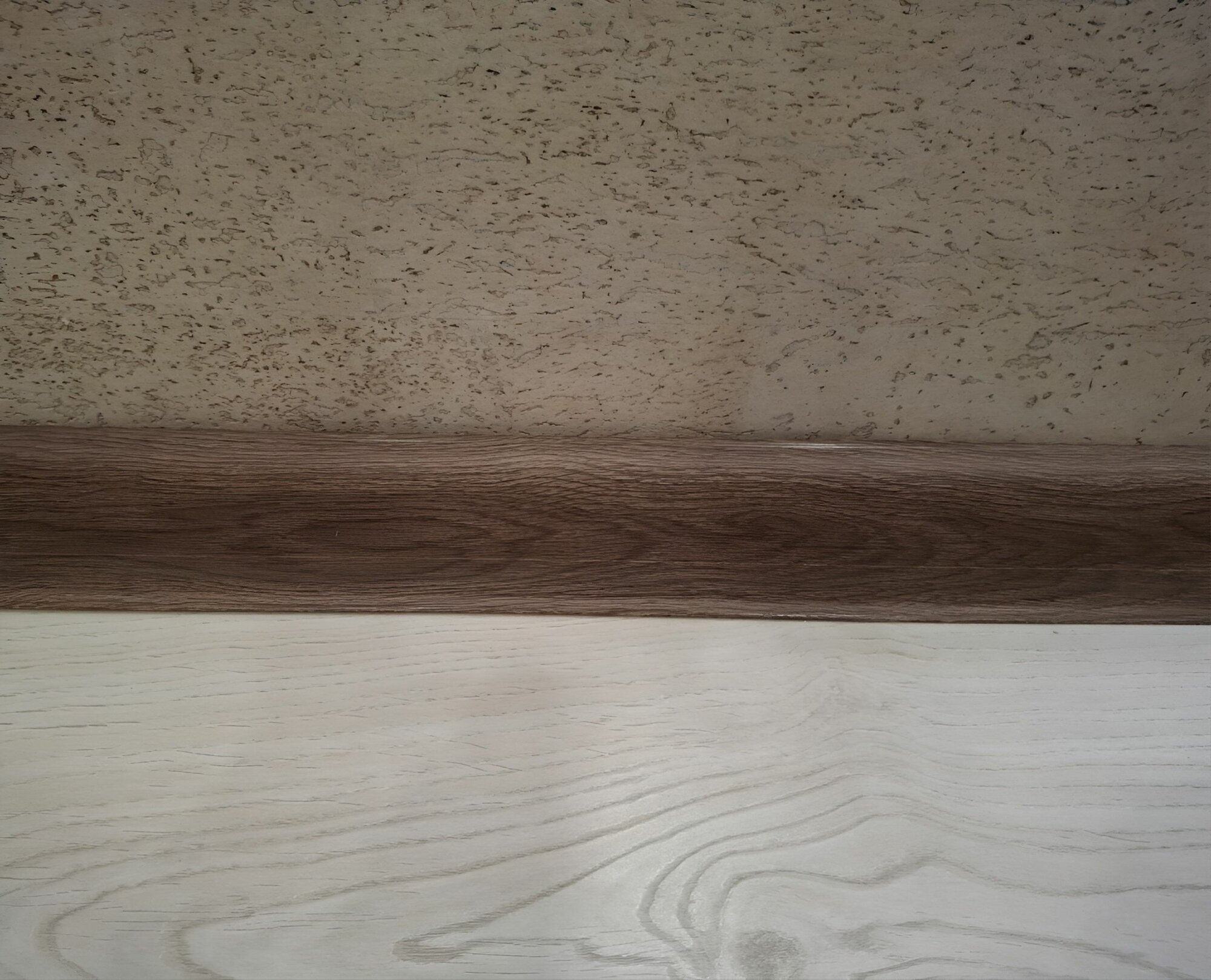 Плинтус Пластик К55 Комфорт "Дуб Капучино" 205, 1250х55х15,14 шт