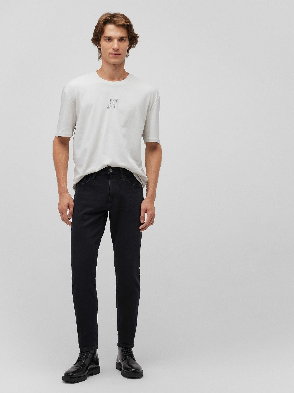 Джинсы зауженные 