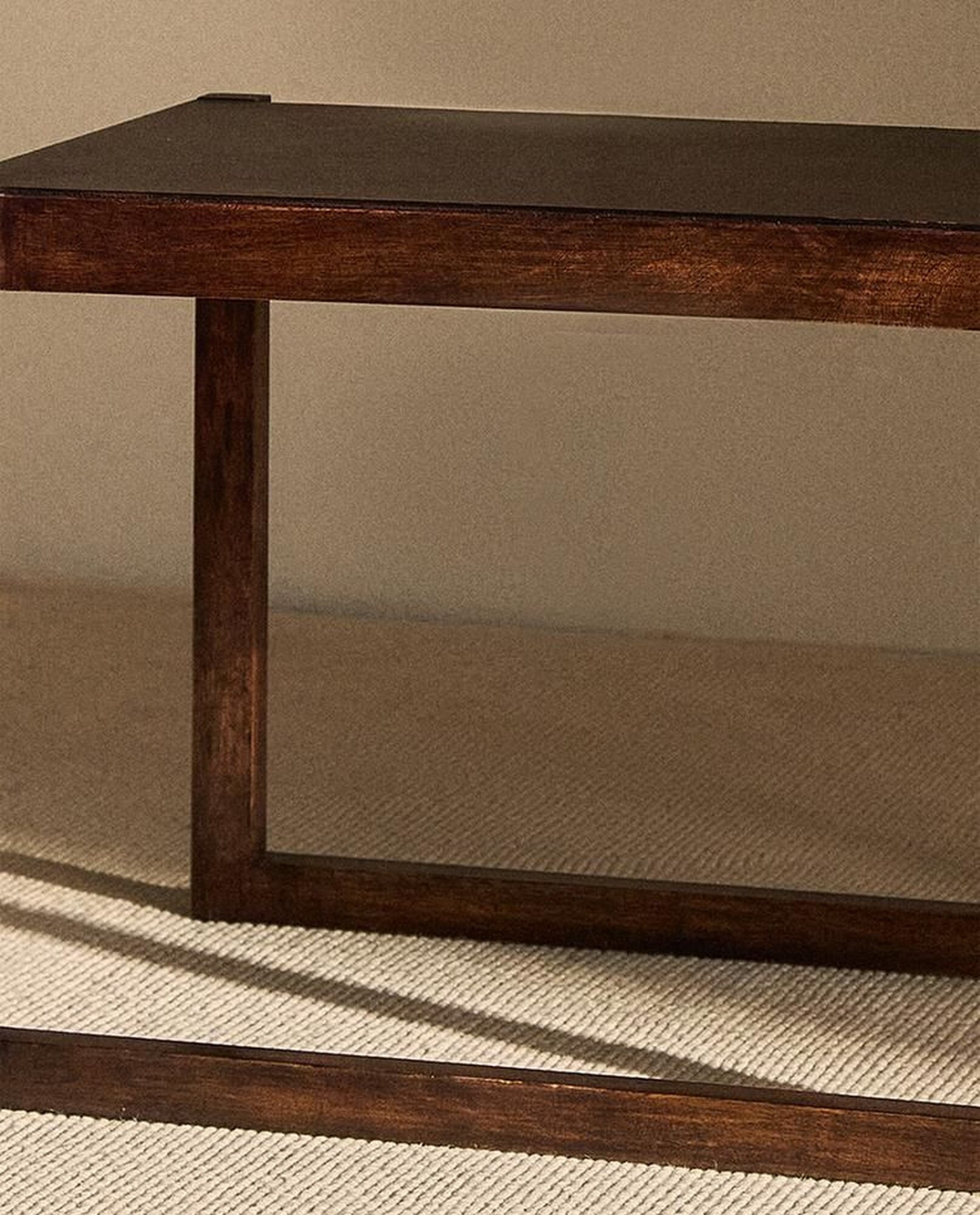 Большой деревянный стол с кожаной обивкой, коричневый, 47,2 x 41,8 x 70 см, ZARA HOME, 8389/072
