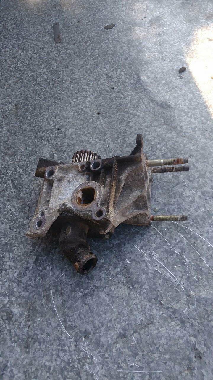 Водяная помпа Peugeot 307 2003 9635986680