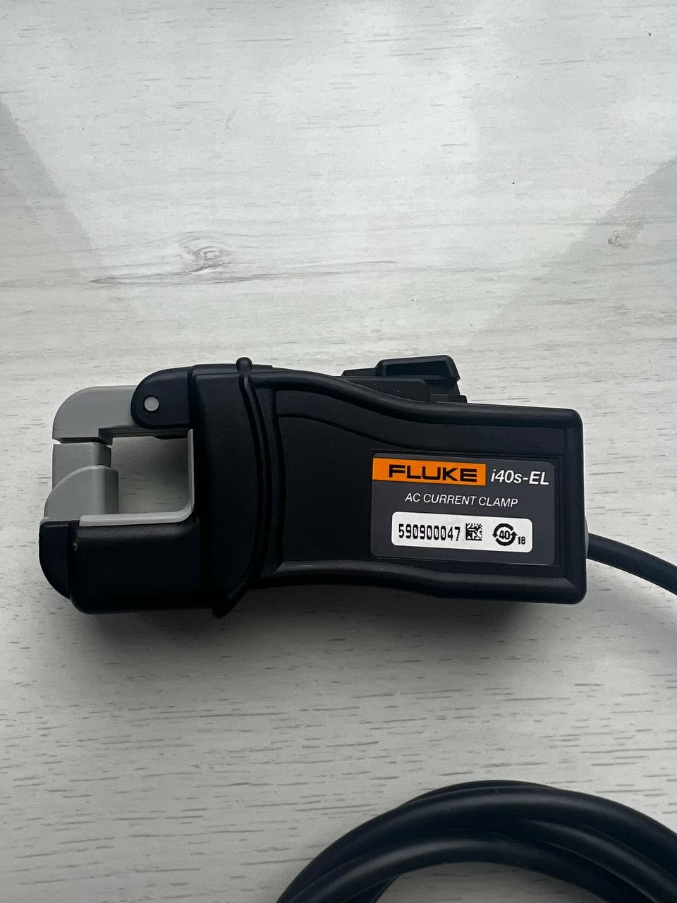 Токоизмерительные клещи Fluke I40S-EL, для измерения напряжения, тока, ёмкости, температуры