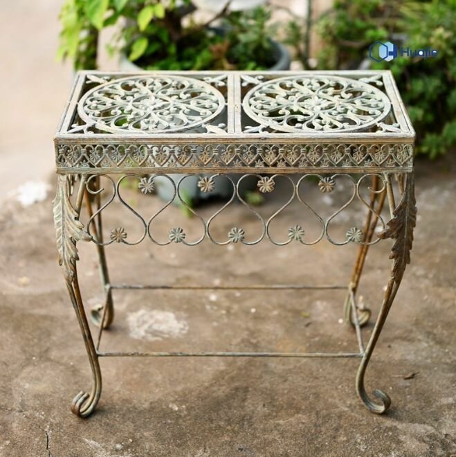 Садовый стол