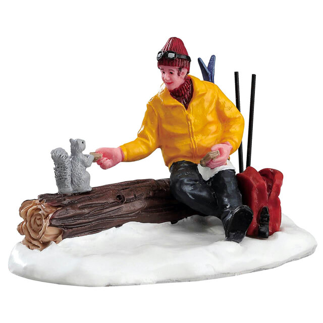 Фигурка Кормление Белки в парке Вейл 9 см, Lemax, 62442-lemax