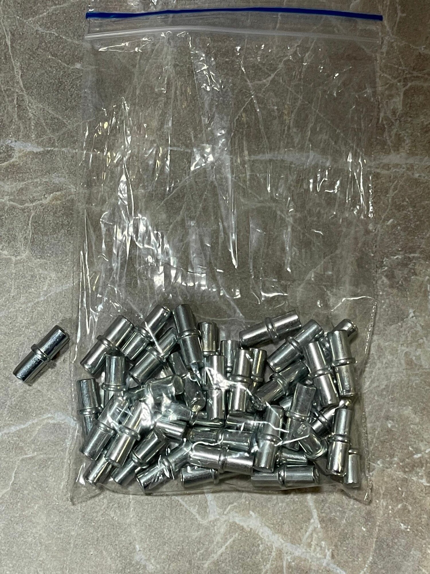 Полкодержатель мебельный