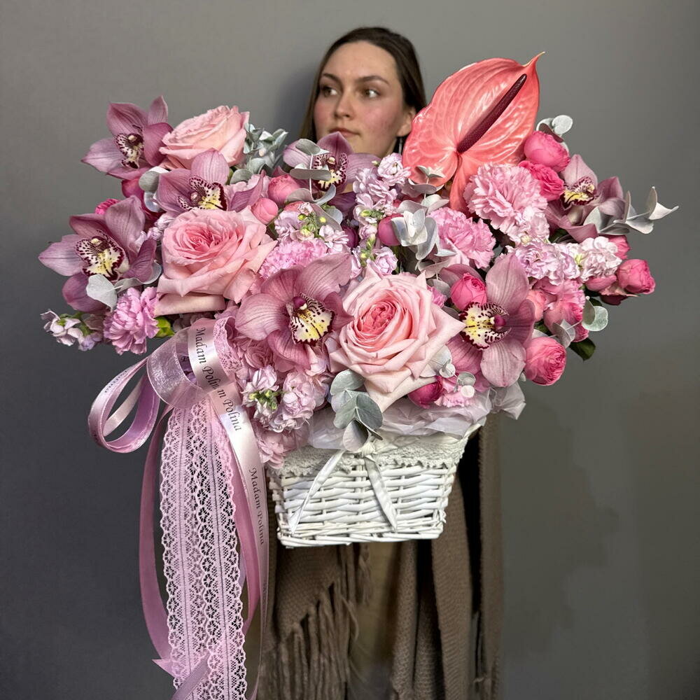 Композиция "Anastasia", от Madam Polina, антуриум, гортензия, маттиола, гвоздика, орхидея, розы