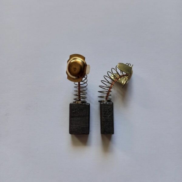 Угольные щетки AEZ №692; 7*11*16мм для электроинструмента HITACHI Mod: H13, H43, медный провод с пружиной, пятак-уши