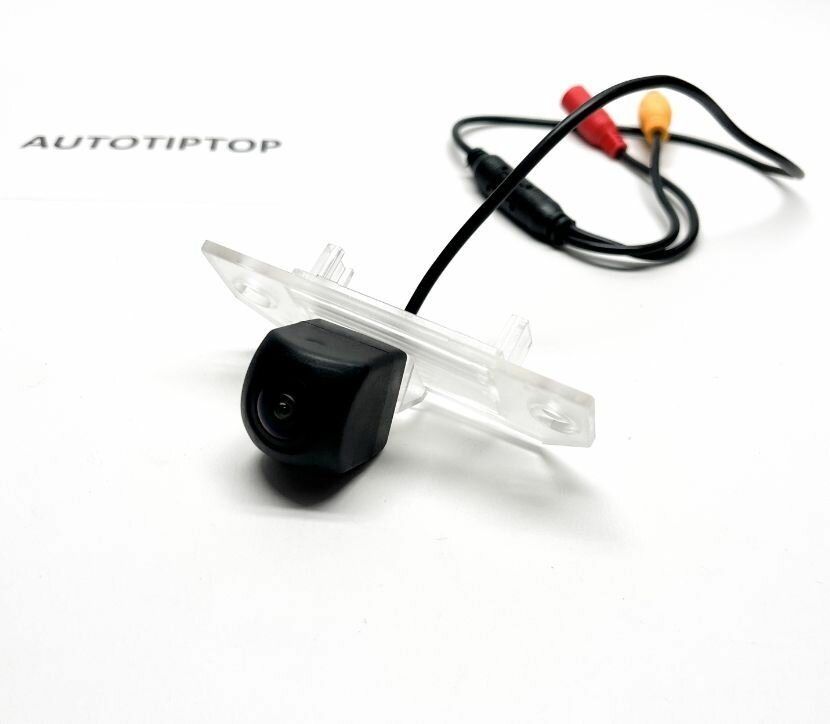 Камера заднего вида - Ford C-Max (2003-2014) AHD 720P в штатное место