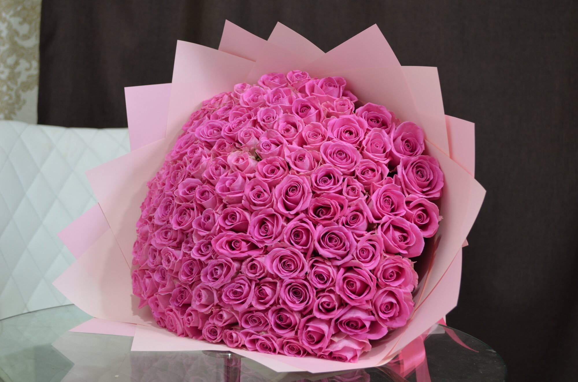 Букет Lavieflowers "101 розовая роза", высота 40см, упакован в аквабокс, с бантом, 101 роза