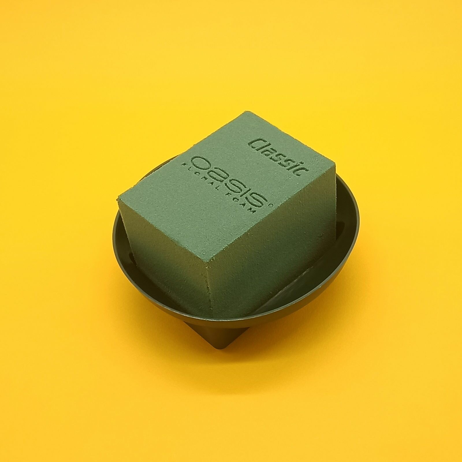 Флористическая губка мини + пластиковый поддон зеленый, круг, 15 см Oasis Classic комплект