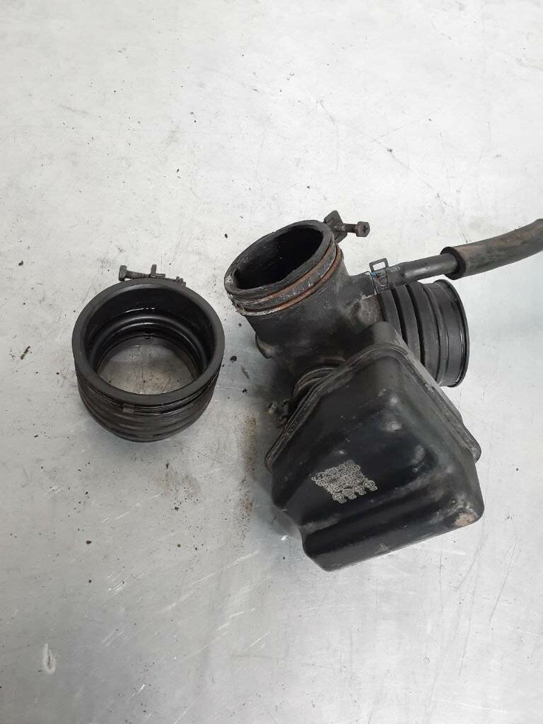 Резонатор Hyundai Santa Fe 2004 2819126000