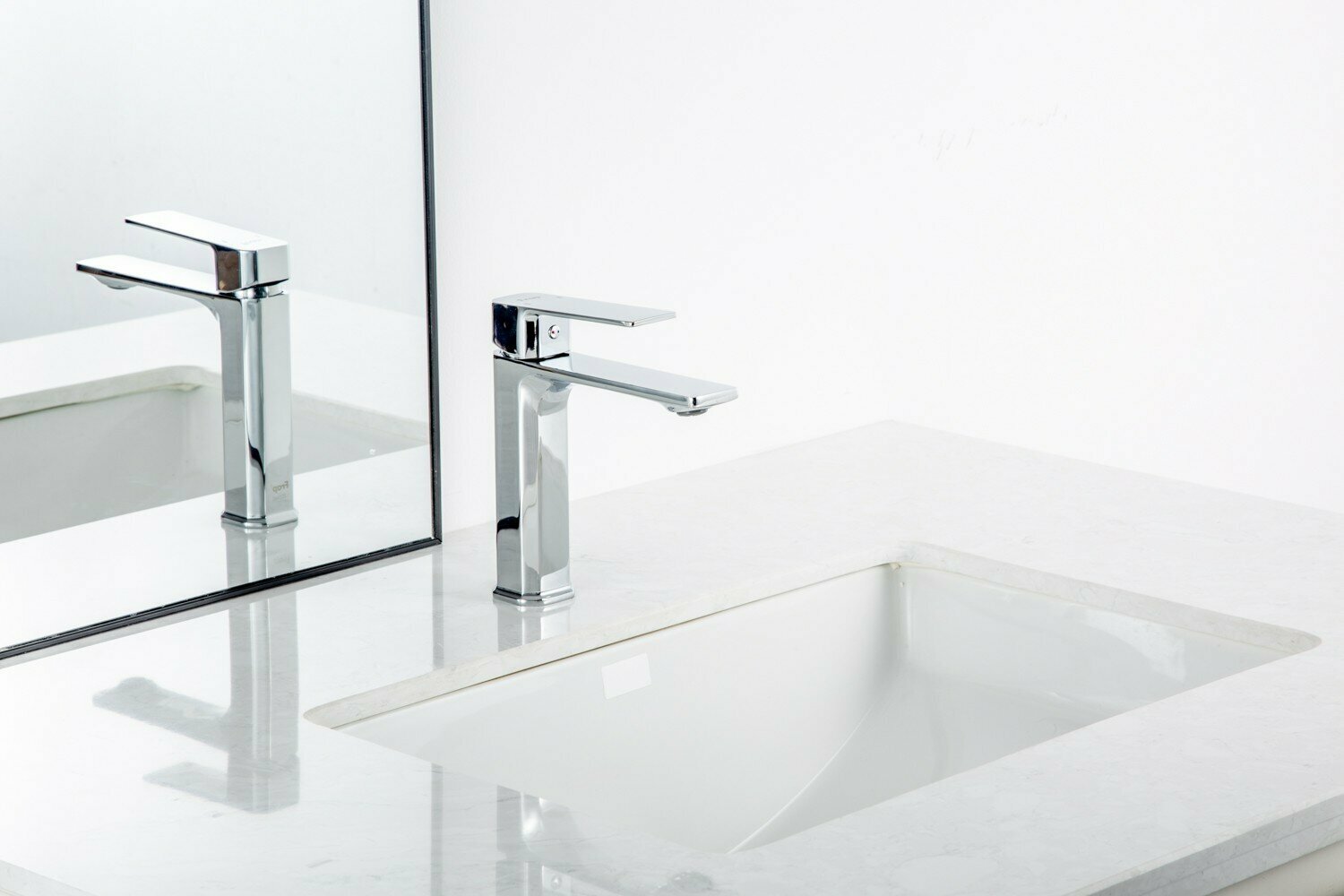 Смеситель для раковины FRAP F10504 хром, d35, латунь, гайка, управление рычажное