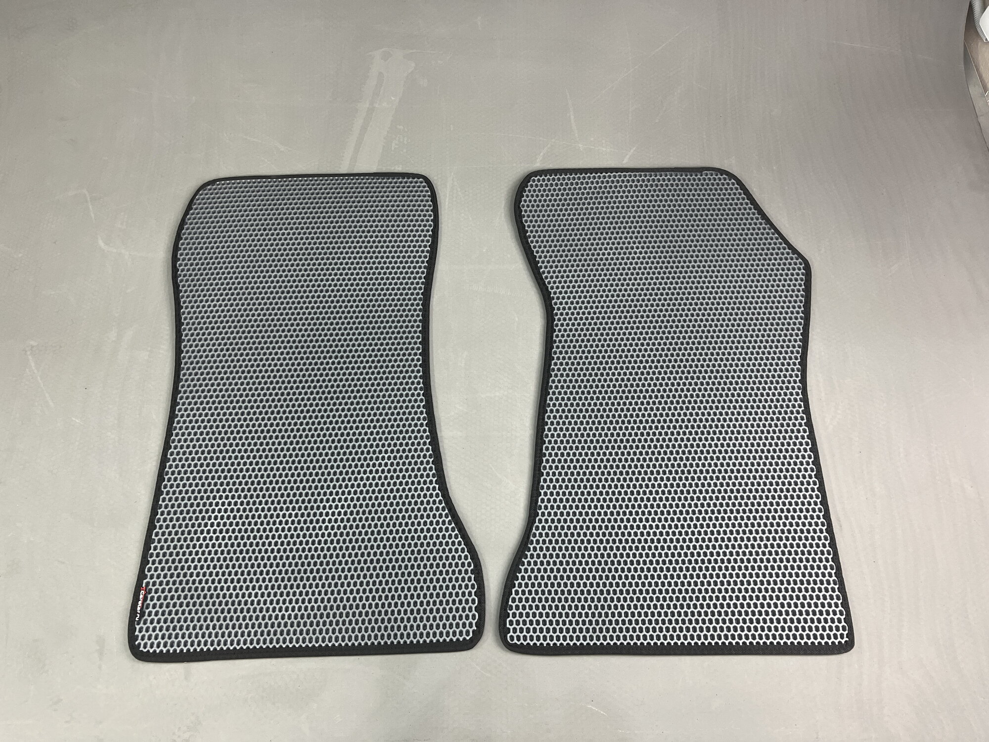 CARSTAR | Коврики EVA передние для ГАЗ Волга 3102 (1981-2008) серые с чёрным кантом