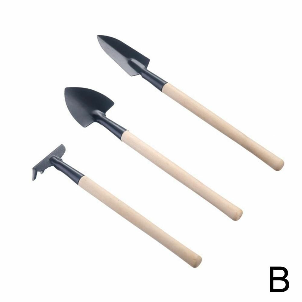 Лопата для рыхления почвы в саду