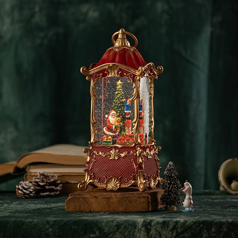 Новогодний декоративный снежный светильник-фонарь. Снег, свет, музыка, карусель. Лампа с Сантой 15х15х30см.