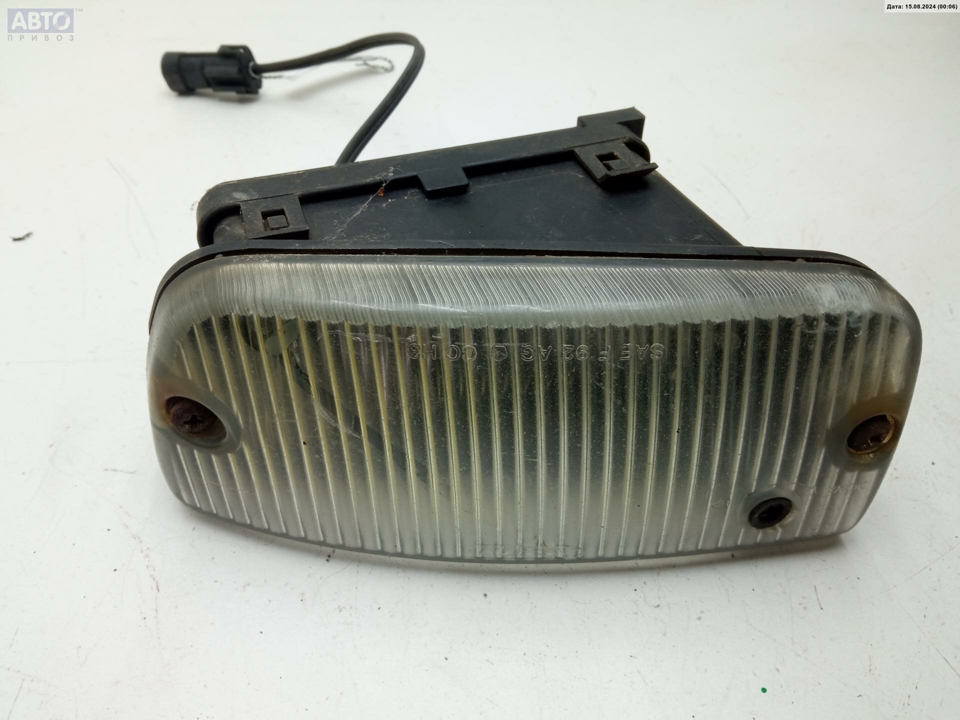 Фара противотуманная левая Chrysler Voyager (1996-2000)