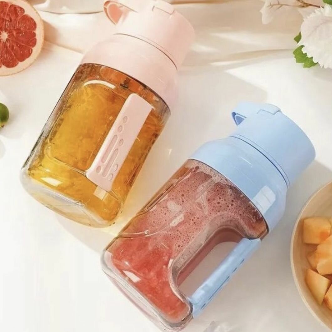 Портативный блендер, миксер для приготовления сока, коктейлей емкостью 1500 мл. Голубой.