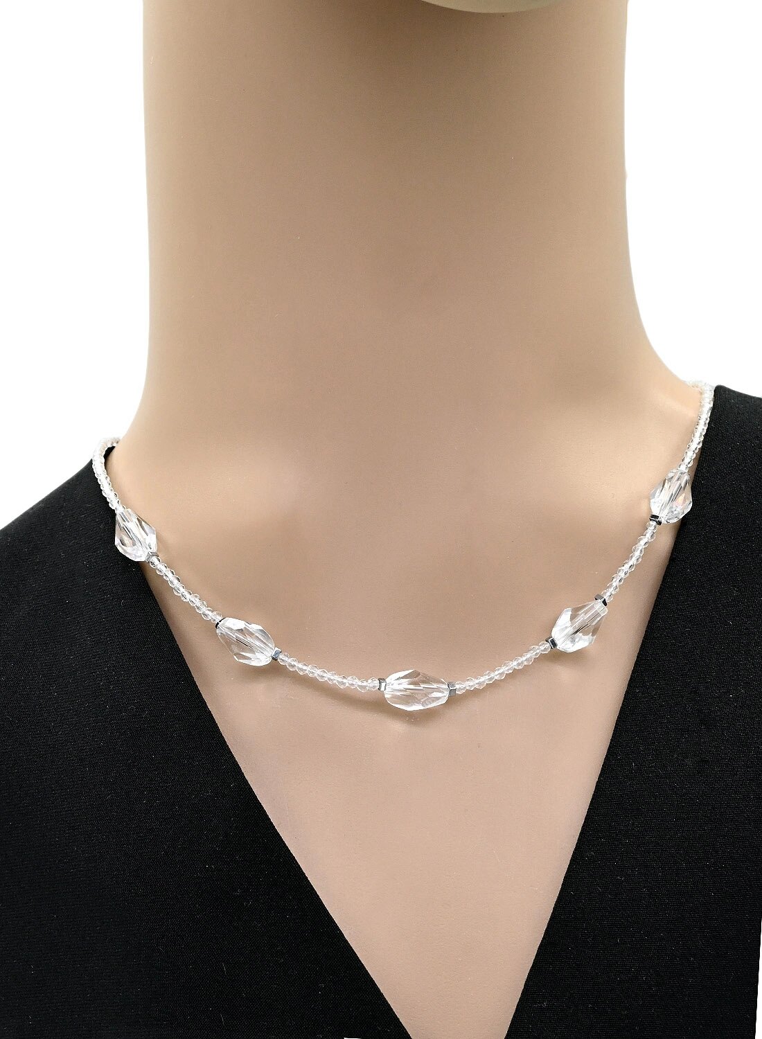 Чокер, шпинель