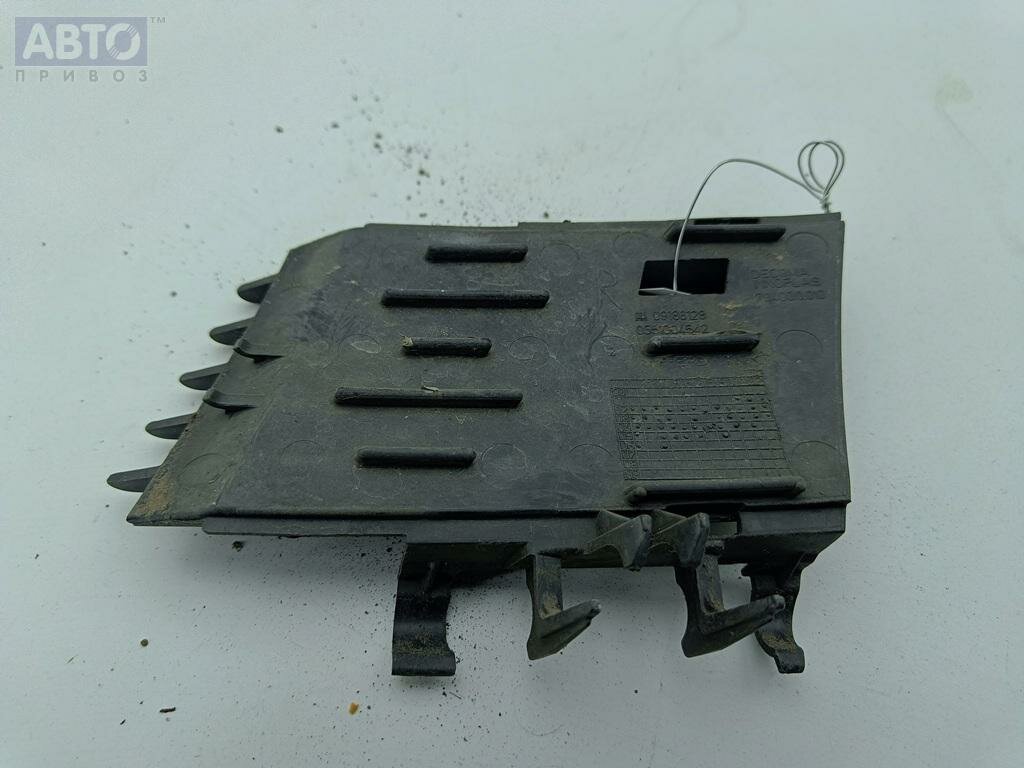 Решетка (заглушка) в бампер Opel Vectra C (2002-2008)