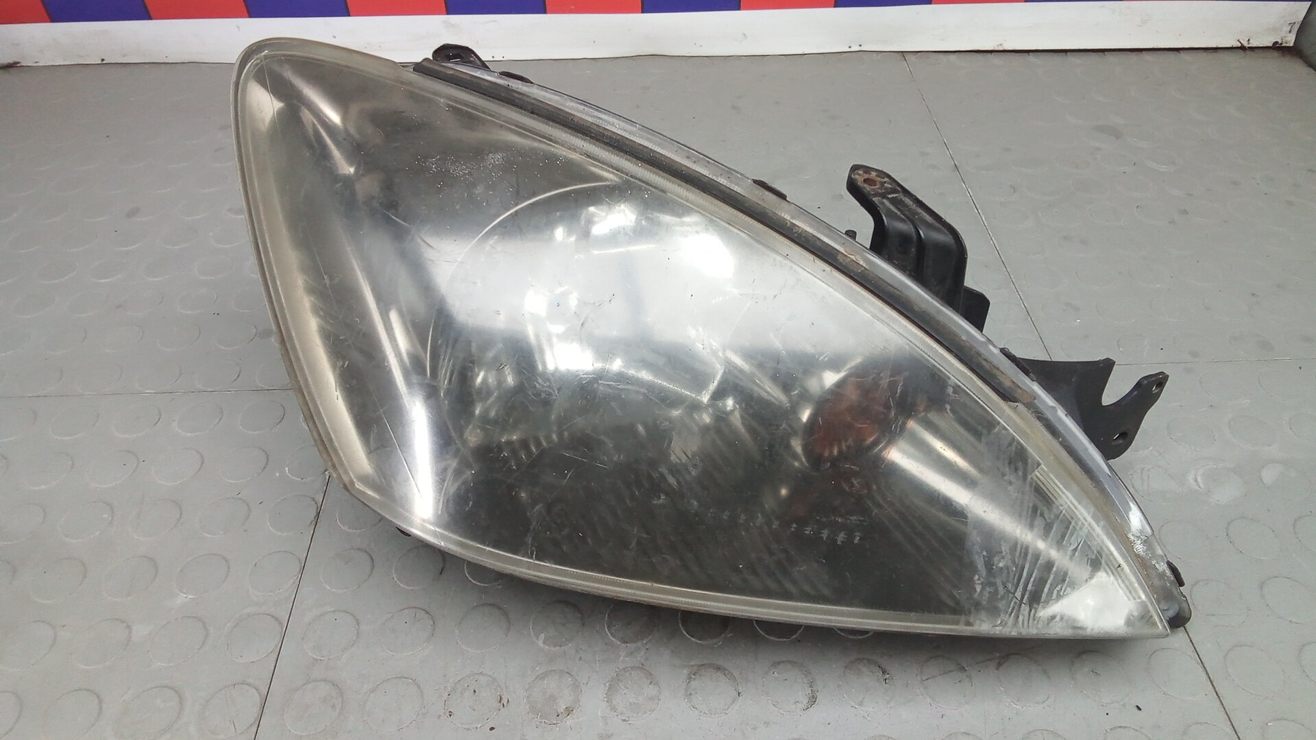 Фара правая MITSUBISHI LANCER 9