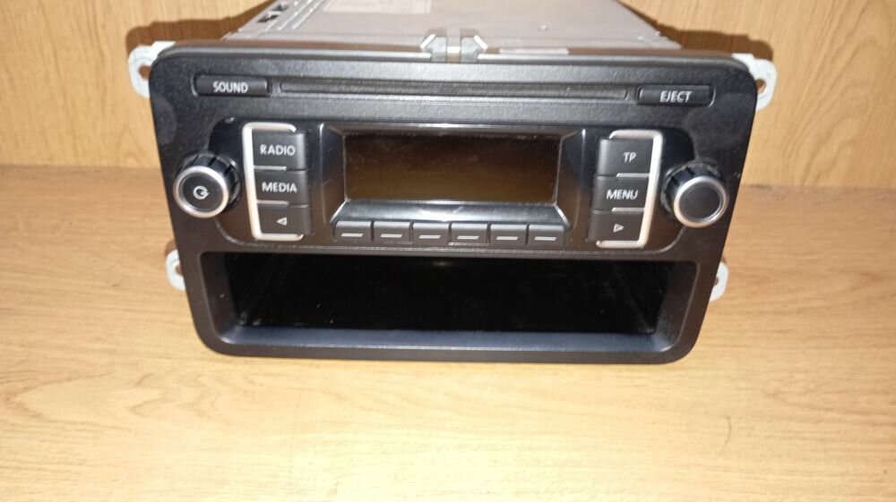 Магнитола Volkswagen Golf Touran 5K0035156A