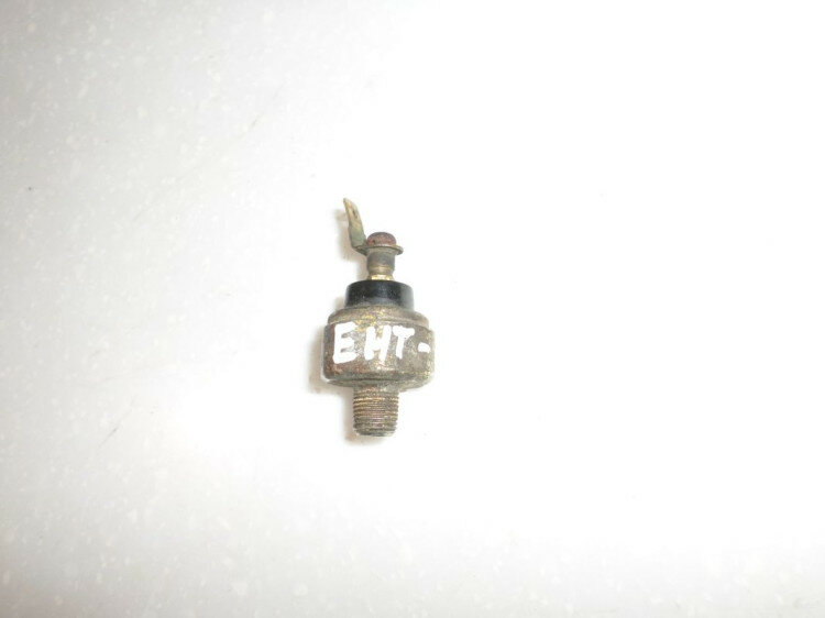 Датчик давления масла 96408134 EHT Дэу Матиз Шевроле Спарк 0,8-1л Авео 1,2л на блоке под генер