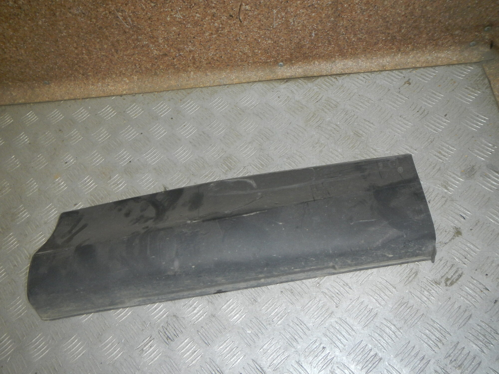 Б/У Молдинг двери задней левой, Mazda (Мазда)-CX-5 (12-) MAZDA CX-5 (12-) Царапины, сломно крепление. 527927 MAZDA арт. ...