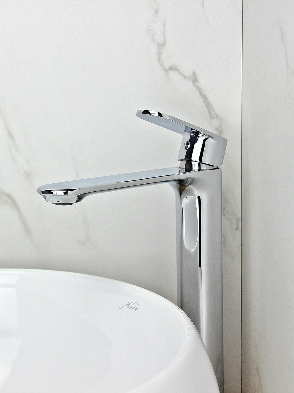 Смеситель для раковины (умывальника) с удлиненным латунным корпусом и литым изливом V-7311 Хром