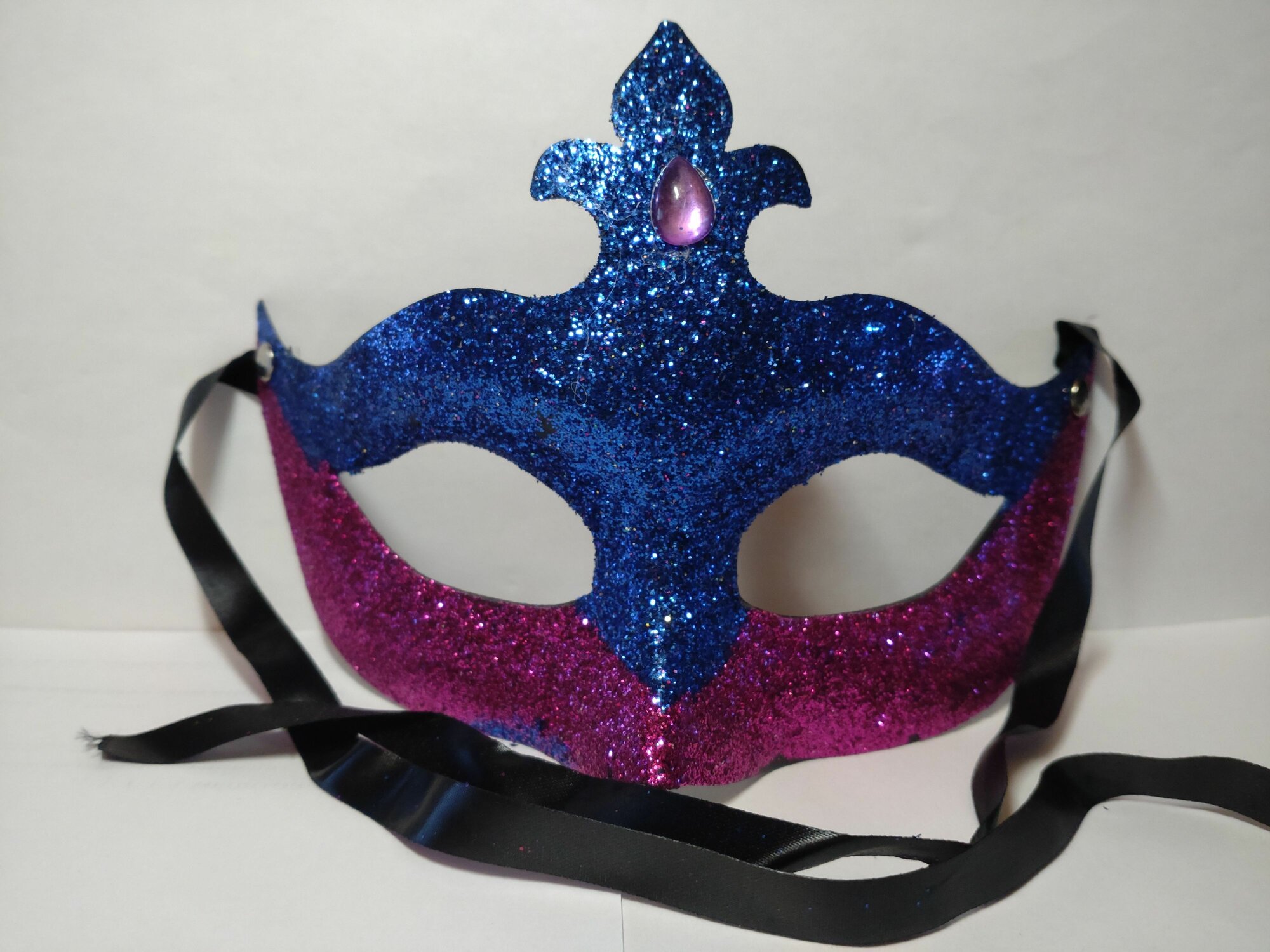 Карнавальная венецианская маска . Сине-красная.