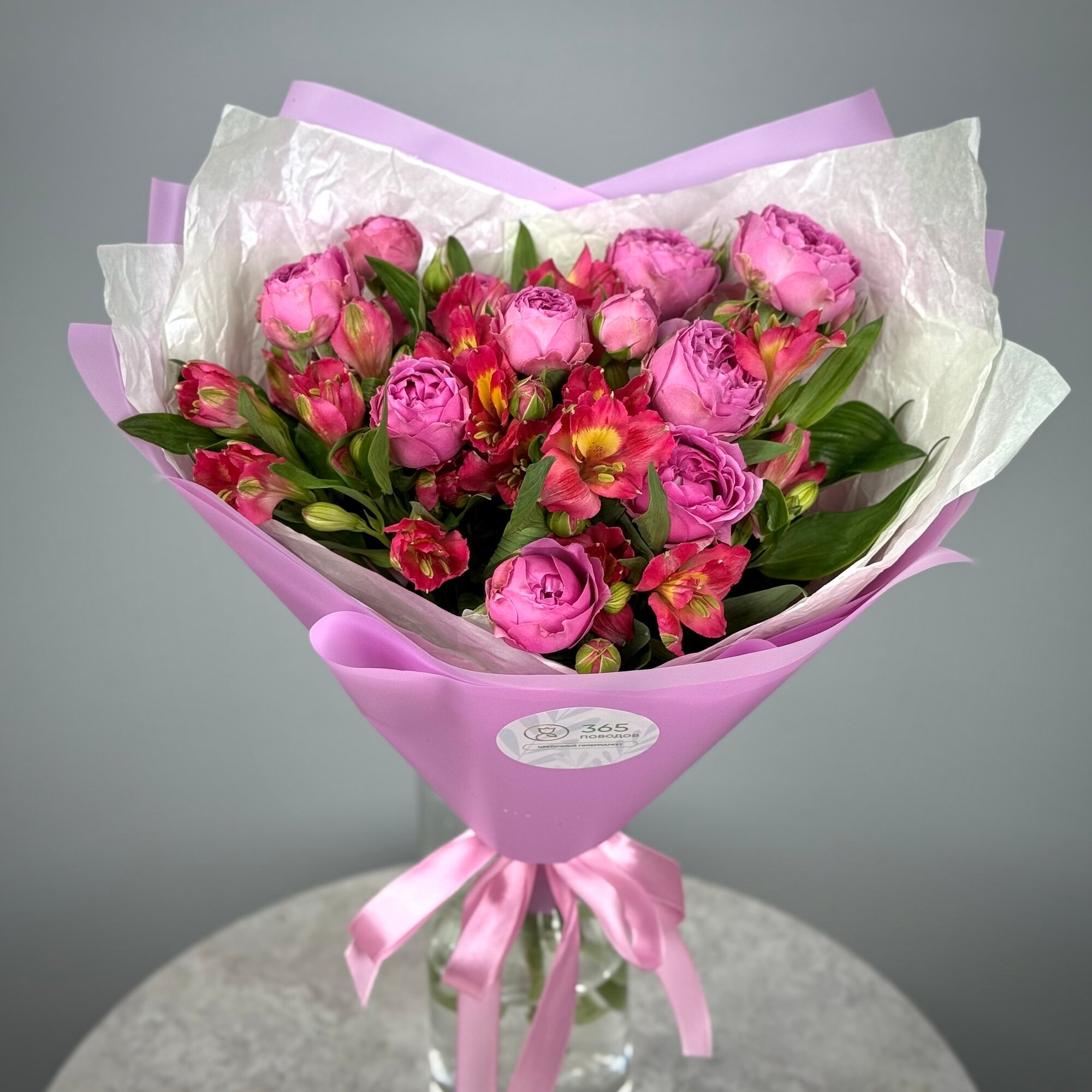 Букет Эстель в стильной упаковке. «365 Поводов» - живые цветы с доставкой