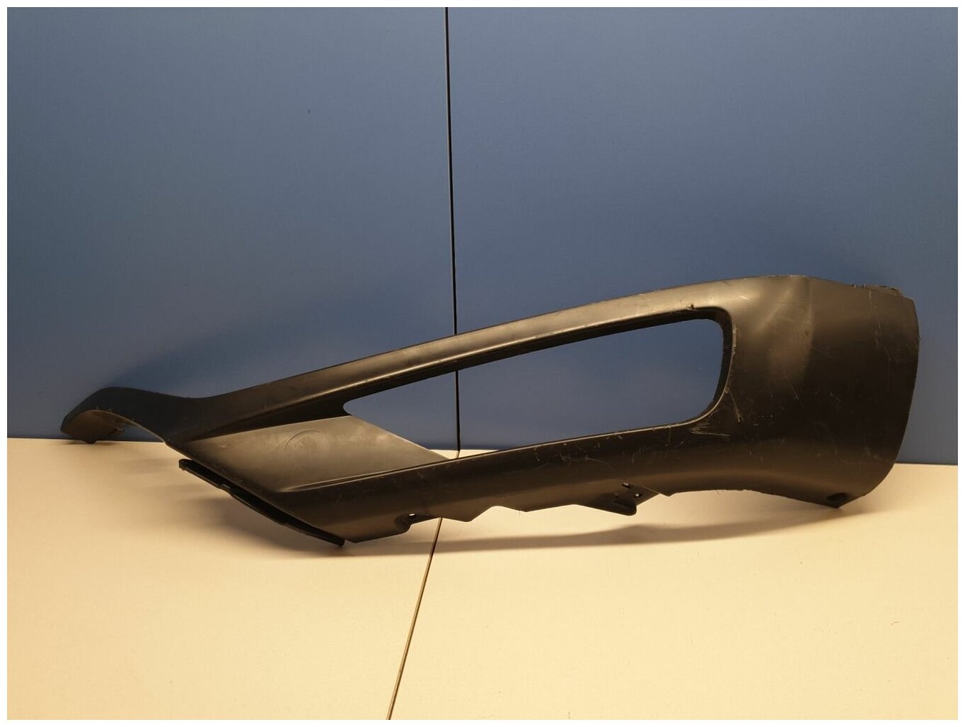 Накладка переднего бампера левая для Volvo XC90 2015-