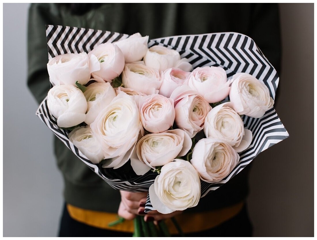 Ранункулюсы, светло розовые, 19 шт