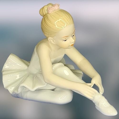 Статуэтка фарфоровая Балерина, 9*13 см, фигурка интерьерная из керамики